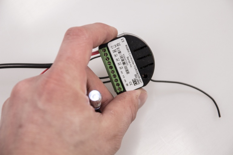 Fibaro RGBW Modul: Wir bauen eine Z-Wave LED Status Anzeige – Dein ...